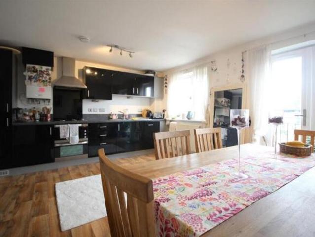 3 bedroom flat for sale in Deane Road, Nottingham, NG11