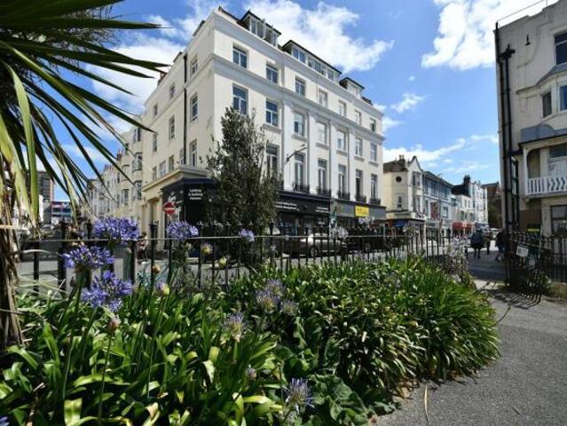 3 bedroom flat for sale in Devonshire Place, BRIGHTON, BN2