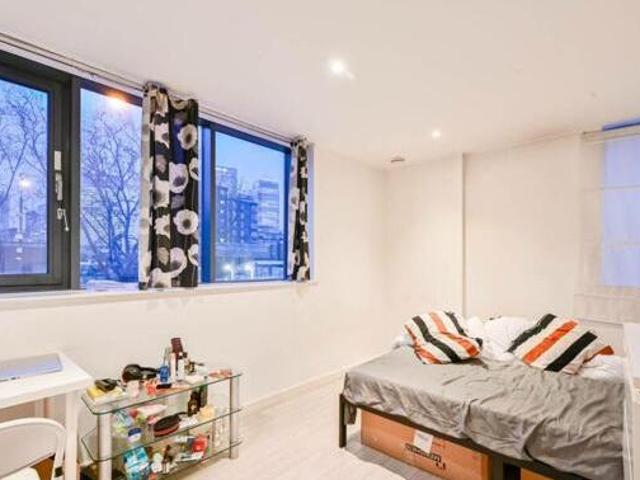 3 Bedroom Flat For Sale In Docklands, London