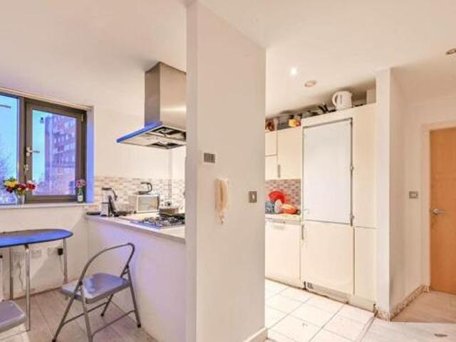 3 Bedroom Flat For Sale In Docklands, London