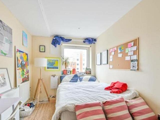 3 Bedroom Flat For Sale In Docklands, London