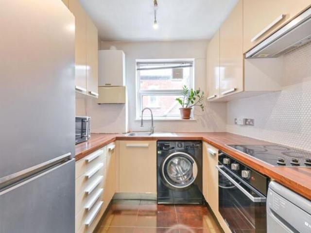 3 bedroom flat for sale in Duplex Apartment, West Hampstead, London, NW2
