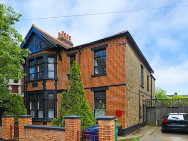 3 Bedroom Flat For Sale In Ealing