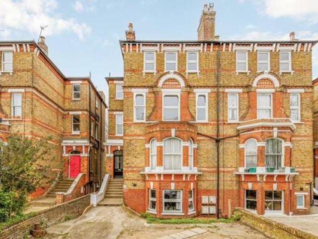 3 Bedroom Flat For Sale In Ealing, London