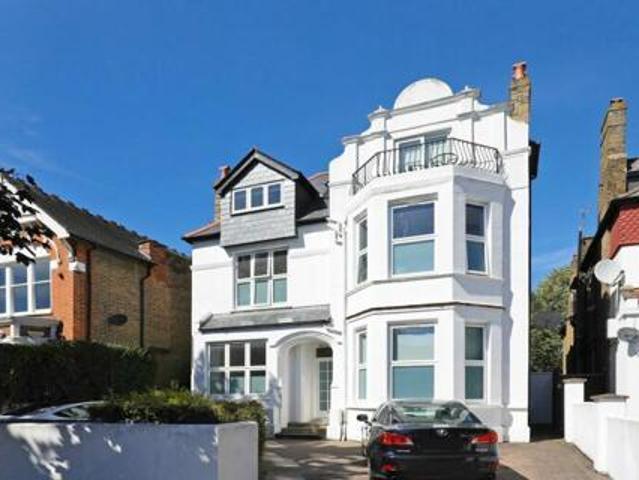 3 Bedroom Flat For Sale In Ealing, London
