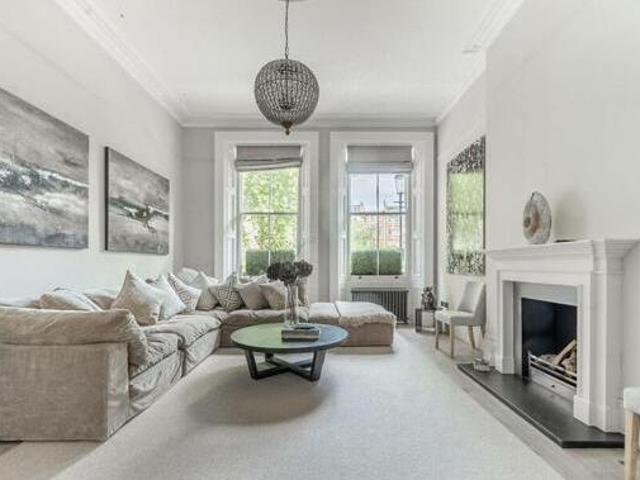 3 Bedroom Flat For Sale In Earls Court, London