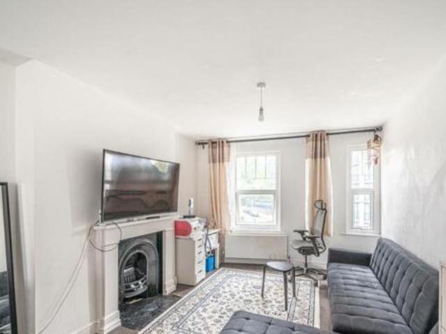 3 Bedroom Flat For Sale In East Barnet, Barnet