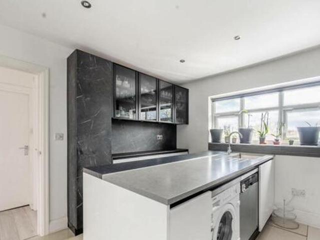 3 Bedroom Flat For Sale In Edgware