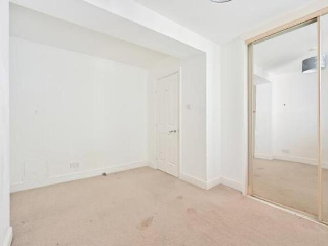 3 bedroom flat for sale in Elizabeth House, Keele Close, Watford, Hertfordshire, WD24