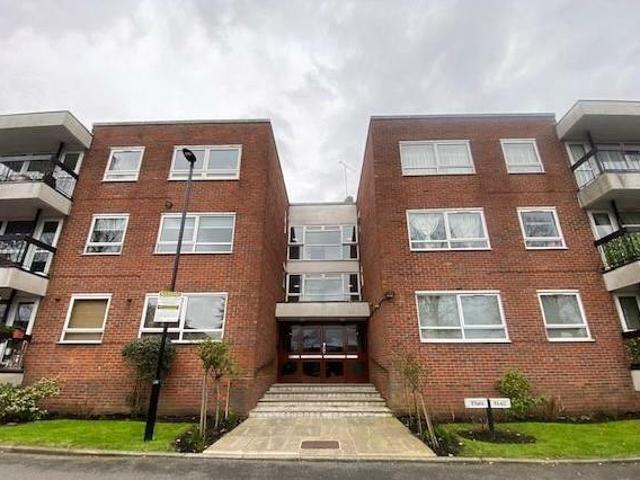 3 Bedroom Flat For Sale In Finchley