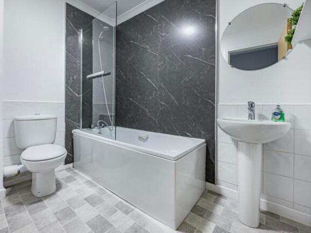 3 bedroom flat for sale in Flat 0/1, 64 Hillfoot Street, Dennistoun, Glasgow, G31