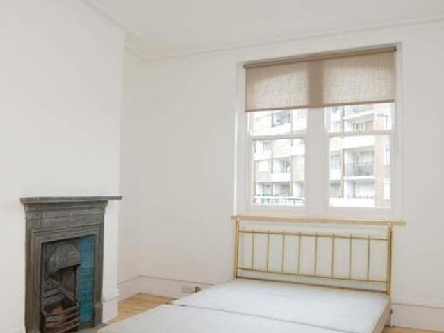 3 Bedroom Flat For Sale In Fulham, London