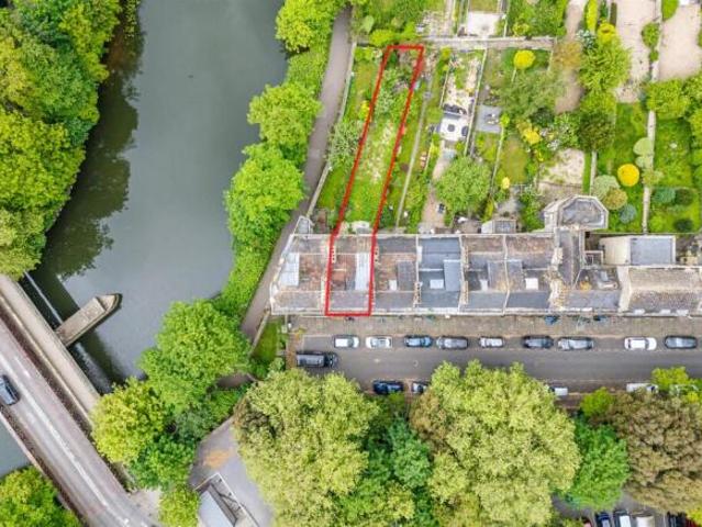 3 bedroom flat for sale in Garden Flat | Modernisation | BA1
