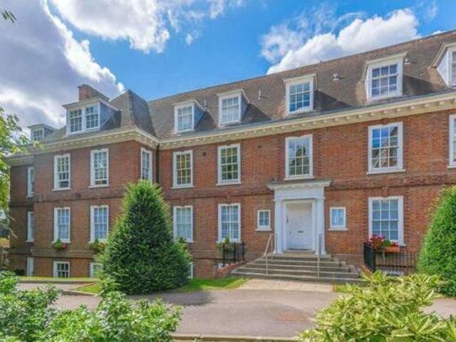 3 Bedroom Flat For Sale In Golders Green