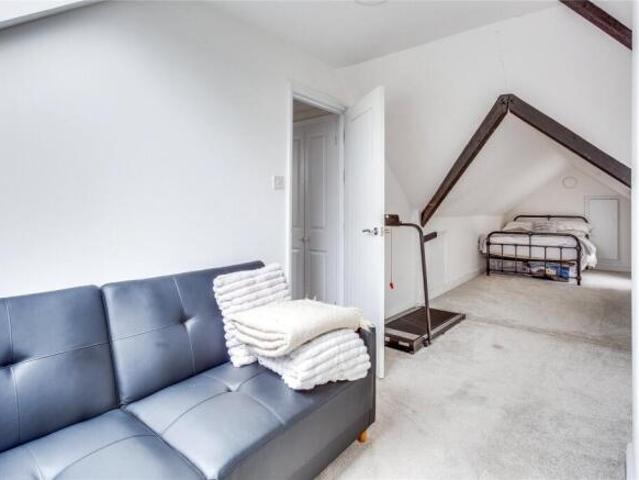 3 bedroom flat for sale in Glebe Road, Reading, Berkshire, RG2