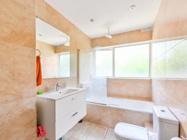 3 bedroom flat for sale in Grove End Road, NW8, St John's Wood, London, NW8