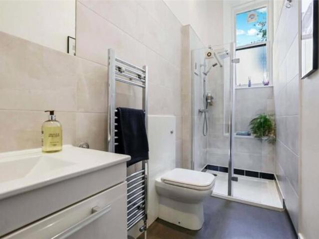 3 bedroom flat for sale in Gray Street, Kelvingrove, Glasgow, G3