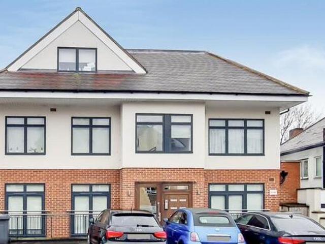 3 Bedroom Flat For Sale In Graham Road, Hendon