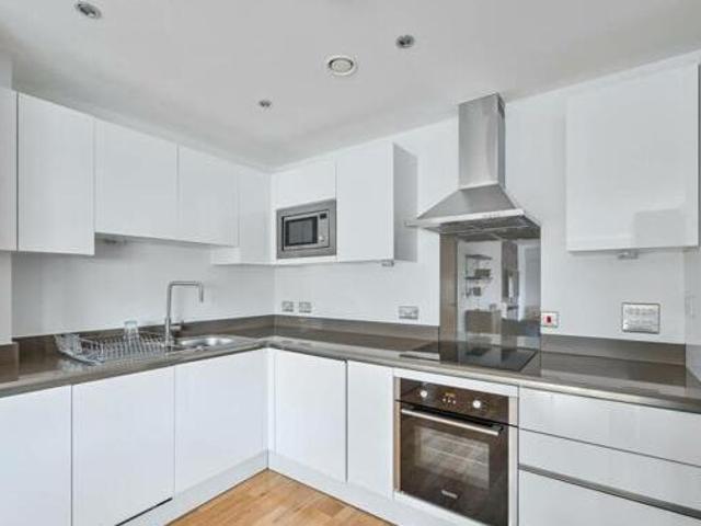 3 Bedroom Flat For Sale In Greenwich, London