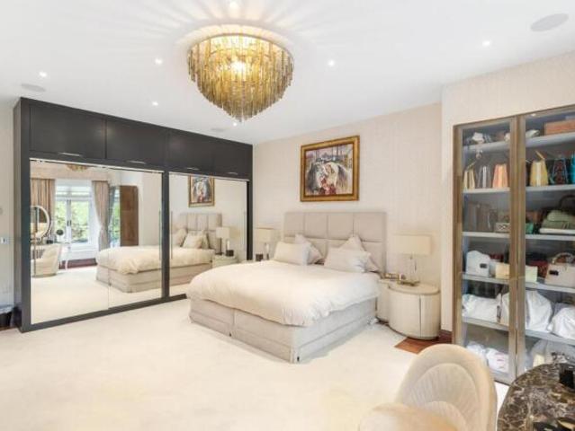 3 bedroom flat for sale in Hampshire House, Hyde Park Place, London W2