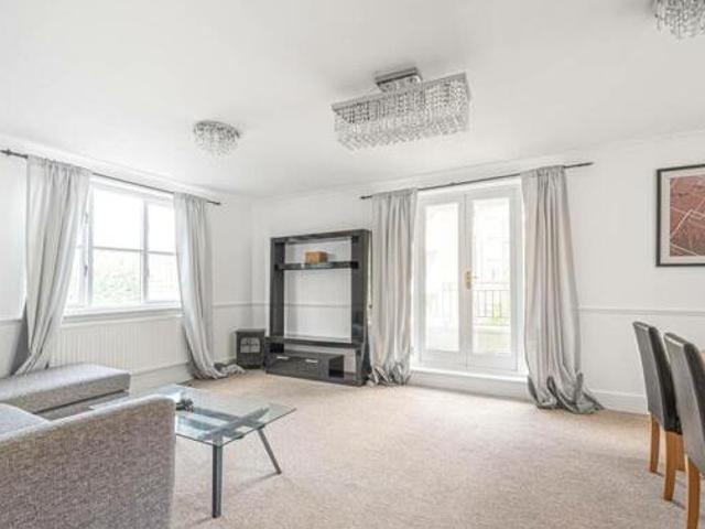 3 Bedroom Flat For Sale In Hampstead, London