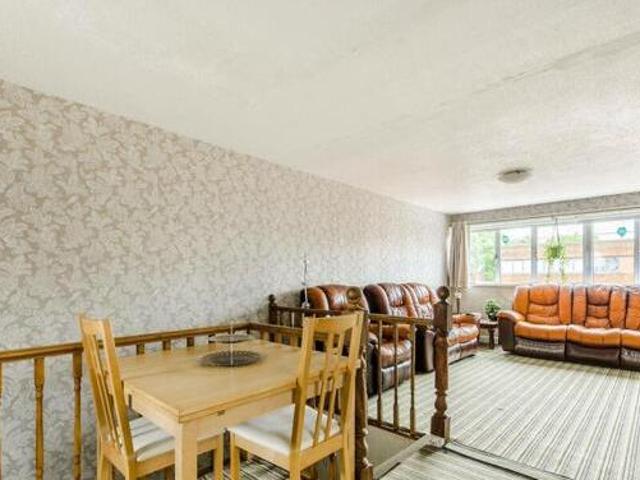 3 Bedroom Flat For Sale In Hanwell, London