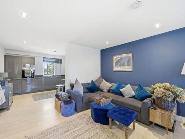 3 bedroom flat for sale in Harrison Drive, Cambridge, CB2