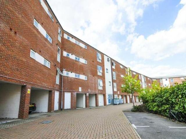 3 Bedroom Flat For Sale In Hatfield