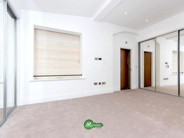 3 bedroom flat for sale in Havanna Drive, London, NW11 9BB, NW11