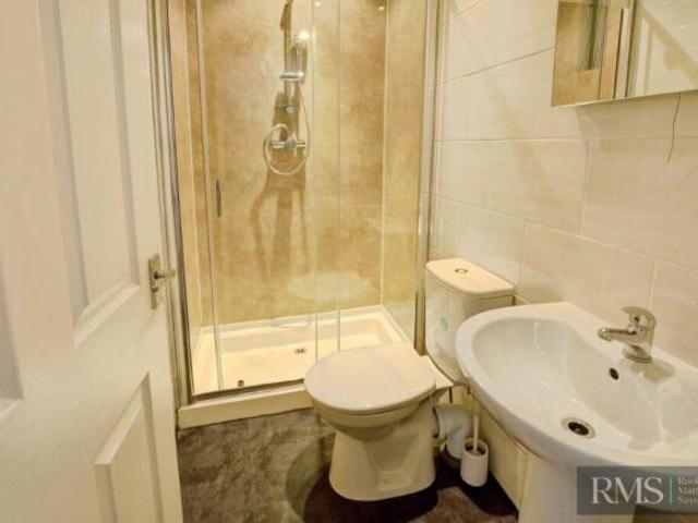 3 bedroom flat for sale in Hazelwood Avenue, Newcastle Upon Tyne, NE2