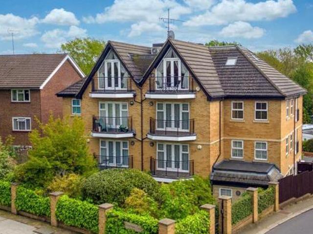 3 Bedroom Flat For Sale In Hendon