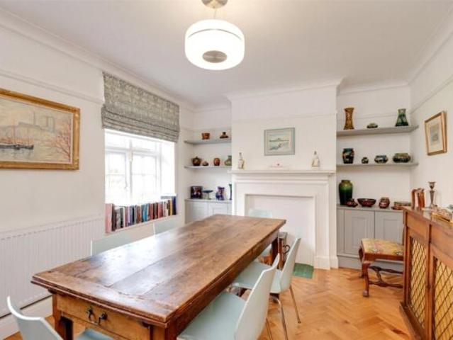 3 bedroom flat for sale in Heathcroft Hampstead Way Hampstead Garden Suburb NW11