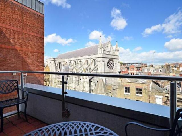 3 bedroom flat for sale in Heron Place, Marylebone, London, W1U
