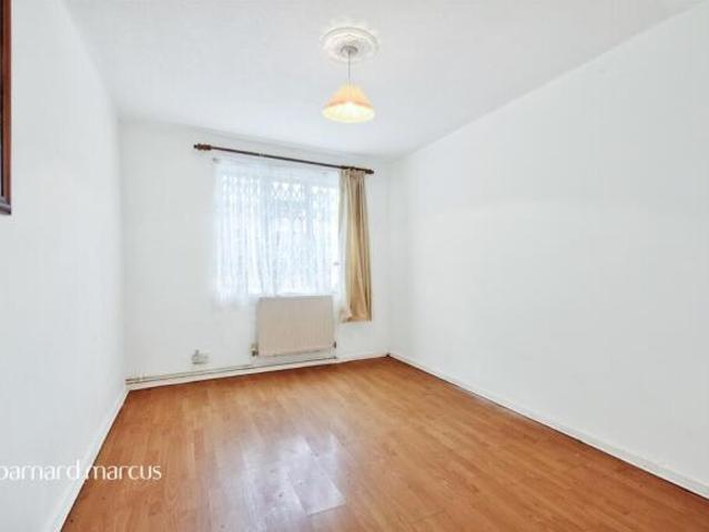3 bedroom flat for sale in Hillingdon Street, London, SE17