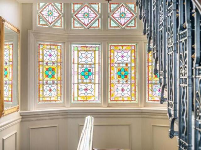 3 bedroom flat for sale in Holland Park Gardens, Holland Park, London, W14
