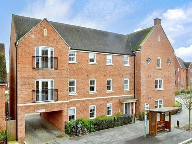 3 Bedroom Flat For Sale In Horley