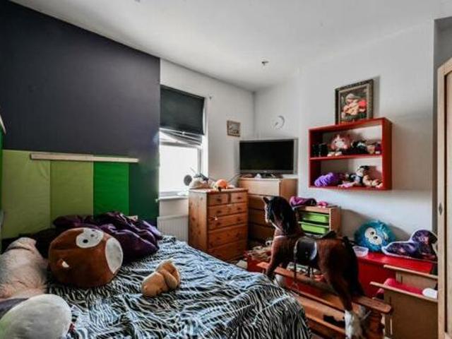 3 Bedroom Flat For Sale In Hornsey, London
