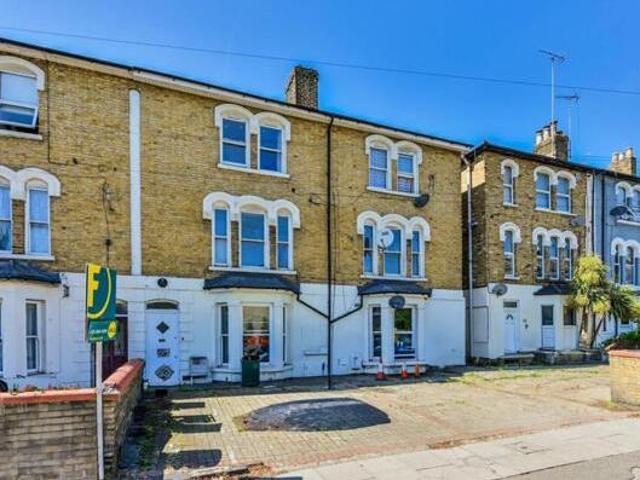 3 Bedroom Flat For Sale In Hornsey, London