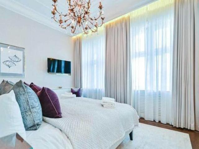 3 Bedroom Flat For Sale In Hyde Park Estate, London