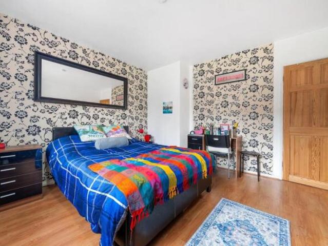 3 bedroom flat for sale in Jeffreys Walk, SW4