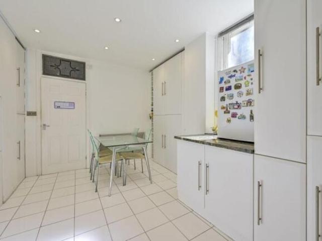 3 bedroom flat for sale in Kenilworth Court, Putney, London, SW15