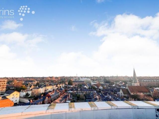 3 bedroom flat for sale in Kennet Street, Reading, RG1