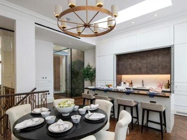 3 Bedroom Flat For Sale In Kensington, London