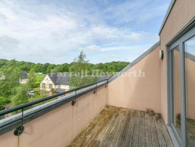 3 bedroom flat for sale in Kershaw Drive, Lancaster, LA1