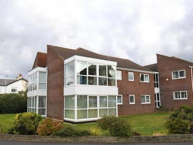 3 bedroom flat for sale in Kings Court Hoylake Wirral CH47