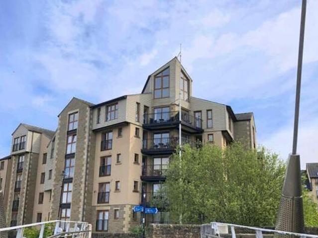 3 Bedroom Flat For Sale In Lancaster