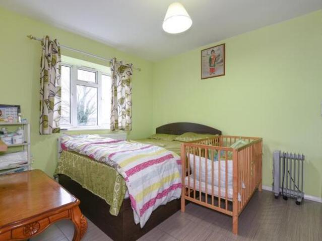 3 bedroom flat for sale in Langley, Berkshire, SL3