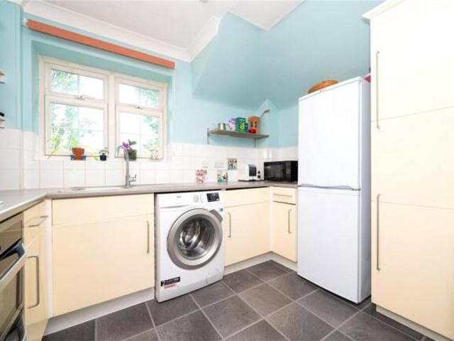 3 bedroom flat for sale in Lime Tree Court, London Colney, St. Albans, Hertfordshire, AL2