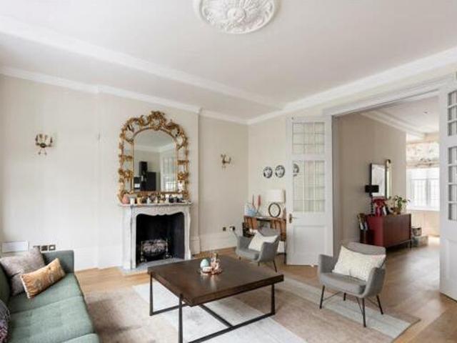 3 Bedroom Flat For Sale In London