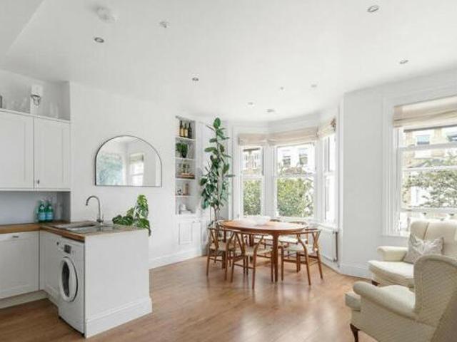3 Bedroom Flat For Sale In London